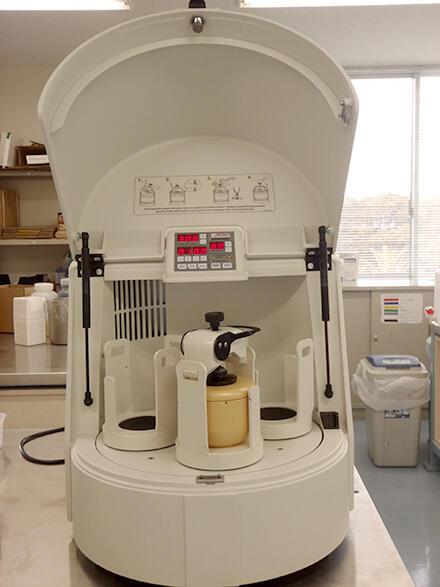 分析機器一覧｜日本カラー工業